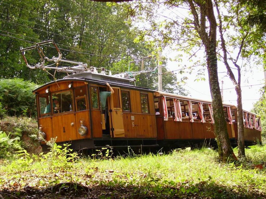 How to Pronounce The Sound U in French - Talk in French