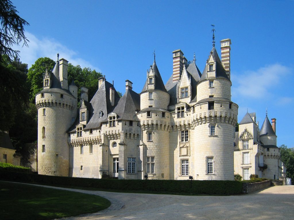 Discover 28 Beautiful Castles in France | Talk in French