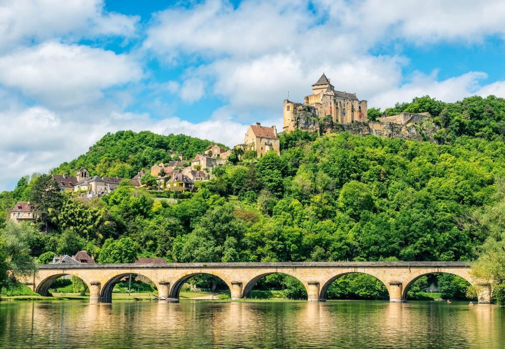 Discover 28 Beautiful Castles in France | Talk in French