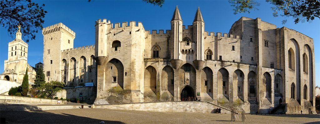 Discover 28 Beautiful Castles in France | Talk in French