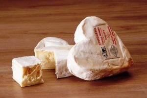 A Savvy Guide to French Cheeses - Talk in French