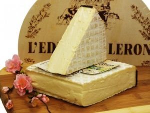 A Savvy Guide to French Cheeses - Talk in French